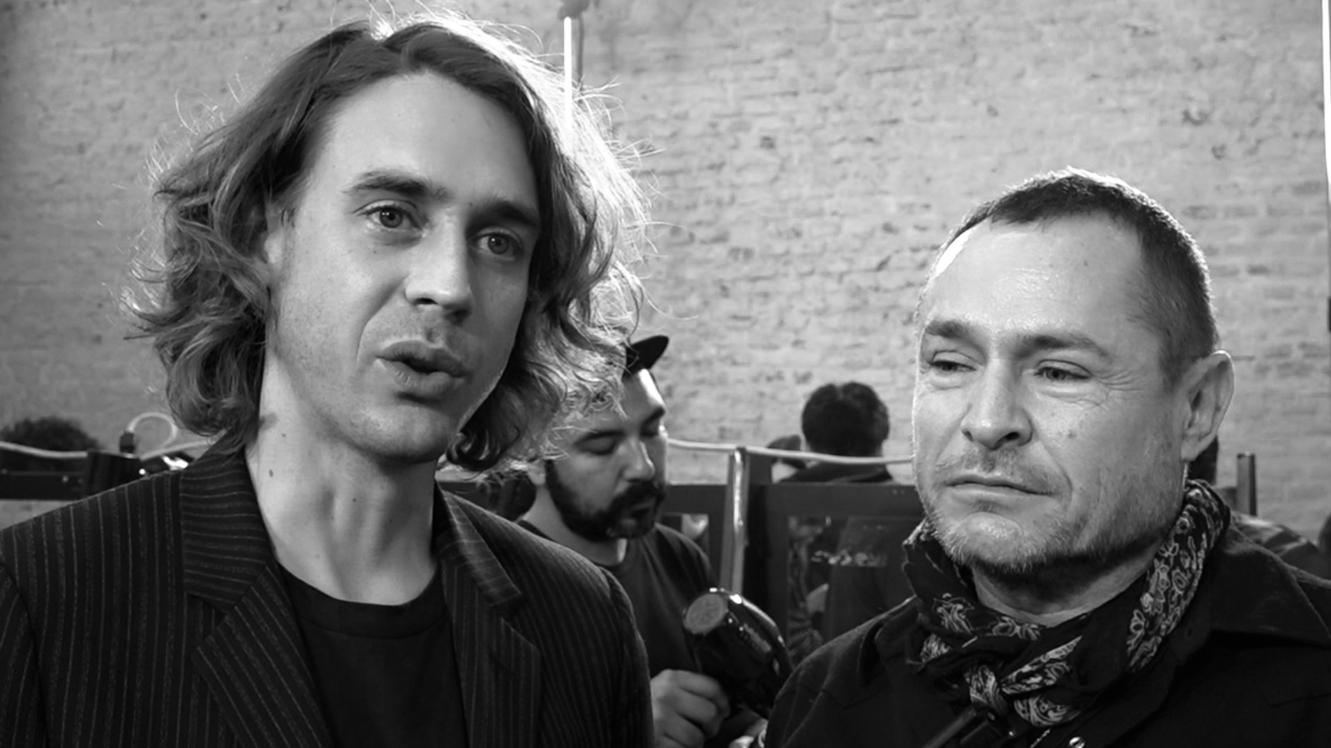 James Pecis en Tom Pecheux samen voor de camera. Verrassend! - ADVERSUS ...